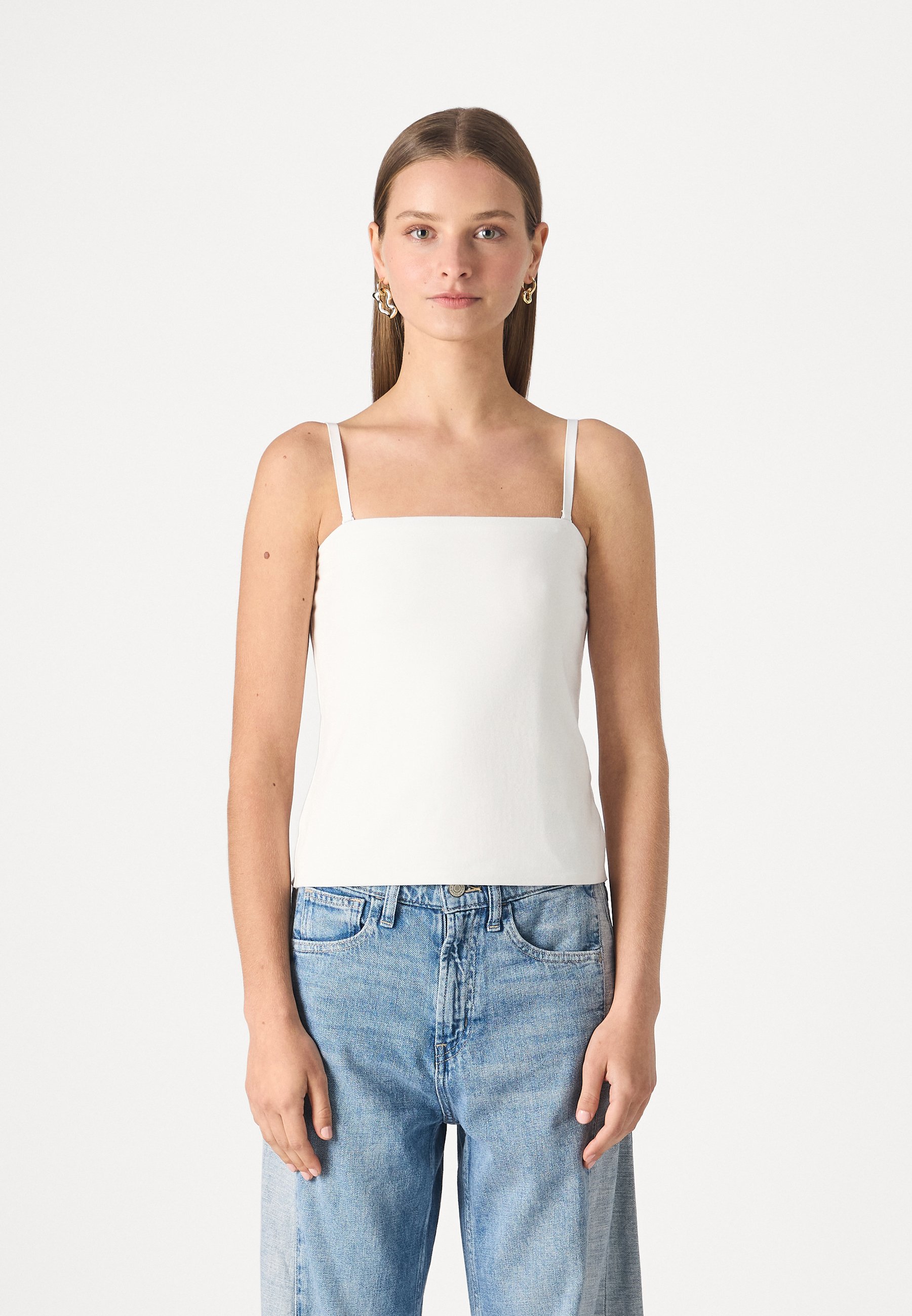 Gap tube top store