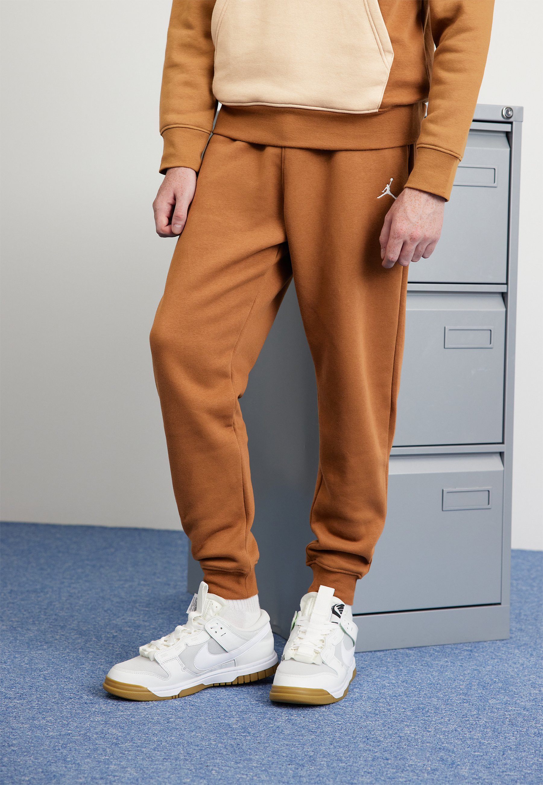 Jordan Jogginghose - british tan/white/beige - Zalando.ch