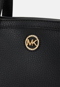 MICHAEL Michael Kors CHANTAL SATCHEL - Handtasche - black/schwarz ...