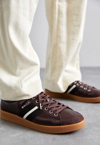 Bally THIAGO RIBBON - Sneaker low - bitterchocolate/black/dunkelbraun ...