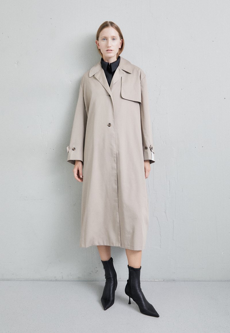 ROKH DOUBLE LAYERS COAT - Trenchcoat - beige/black/beige - Zalando.de