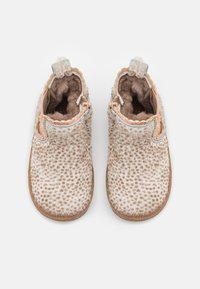 Bisgaard SIGGI - Zapatos de bebé - brown/marrón claro - Zalando.es