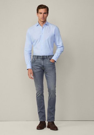 s.Oliver SLIM AUS HYPERSTRETCH - Jeans Slim Fit - blau/dark-blue denim ...