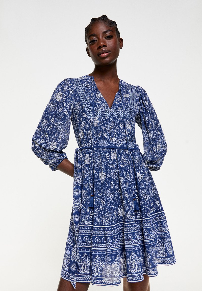 Springfield FLORAL WITH BORDERS - Day dress - blue/white/blue - Zalando.de