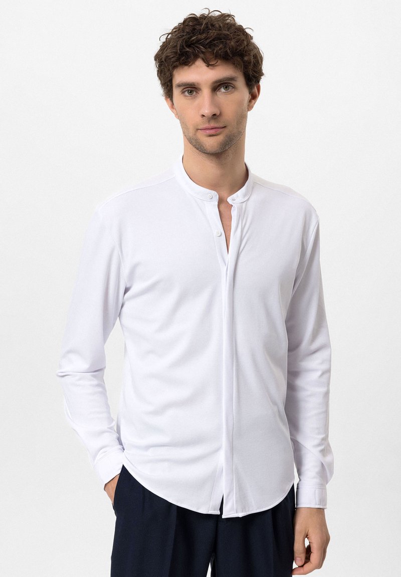 Antioch GRANDAD COLLAR HIDDEN BUTTON LONG SLEEVE - Overhemd - white/wit ...
