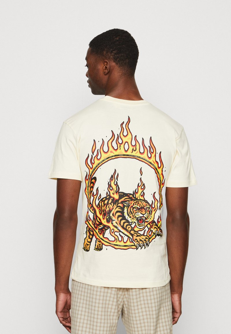 Market MAN EATER UNISEX - Triko s potiskem - cream/hnědá - Zalando.cz