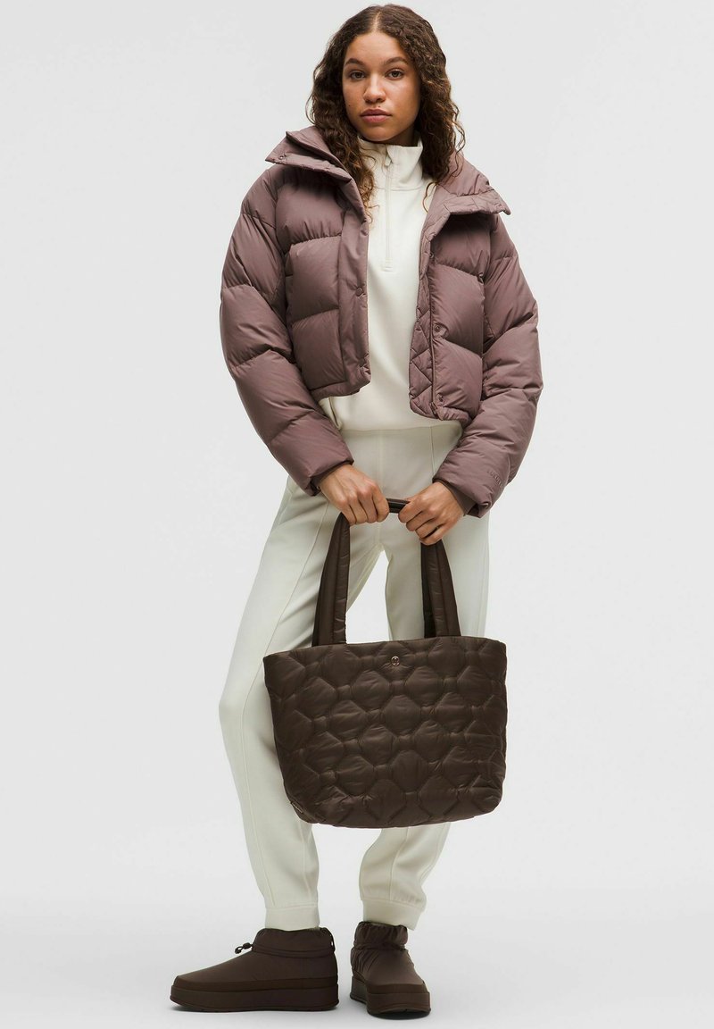 lululemon Quilty Pleasures Medium - Sportovní taška - walnut crunch ...