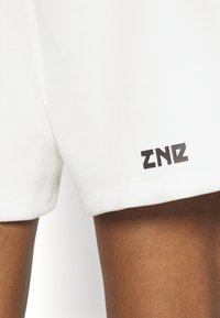 adidas Sportswear SHORT - Sports shorts - white - Zalando.co.uk