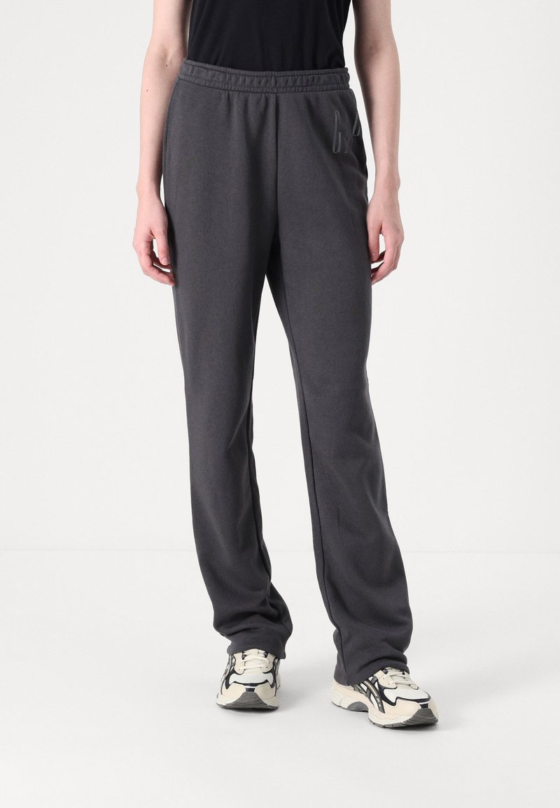 Gap Tall LOGO PANT - Pantalones deportivos - cast iron/negro - Zalando.es