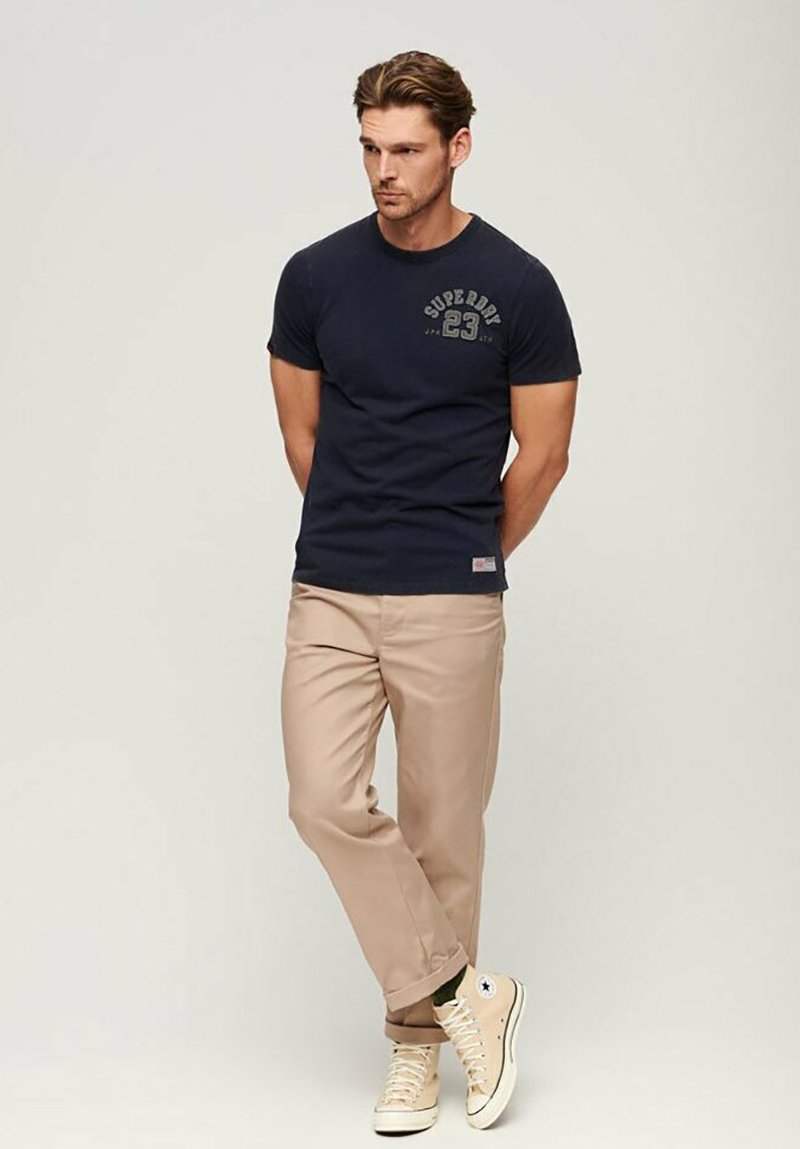 Superdry VINTAGE ATHLETIC SHORT SLEEVE - T-Shirt print - rich navy/blau - Zalando.de