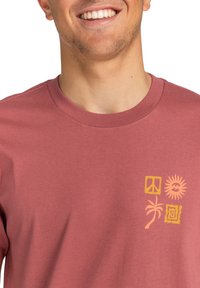 Billabong SIDE SHOT - T-Shirt print - rdu/rosa - Zalando.ch
