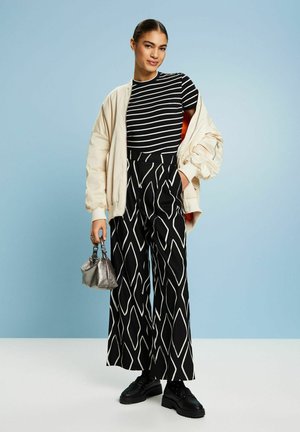 Cache Cache MIT KURZEN ÄRMEN - Camiseta estampada - noir/negro - Zalando.es