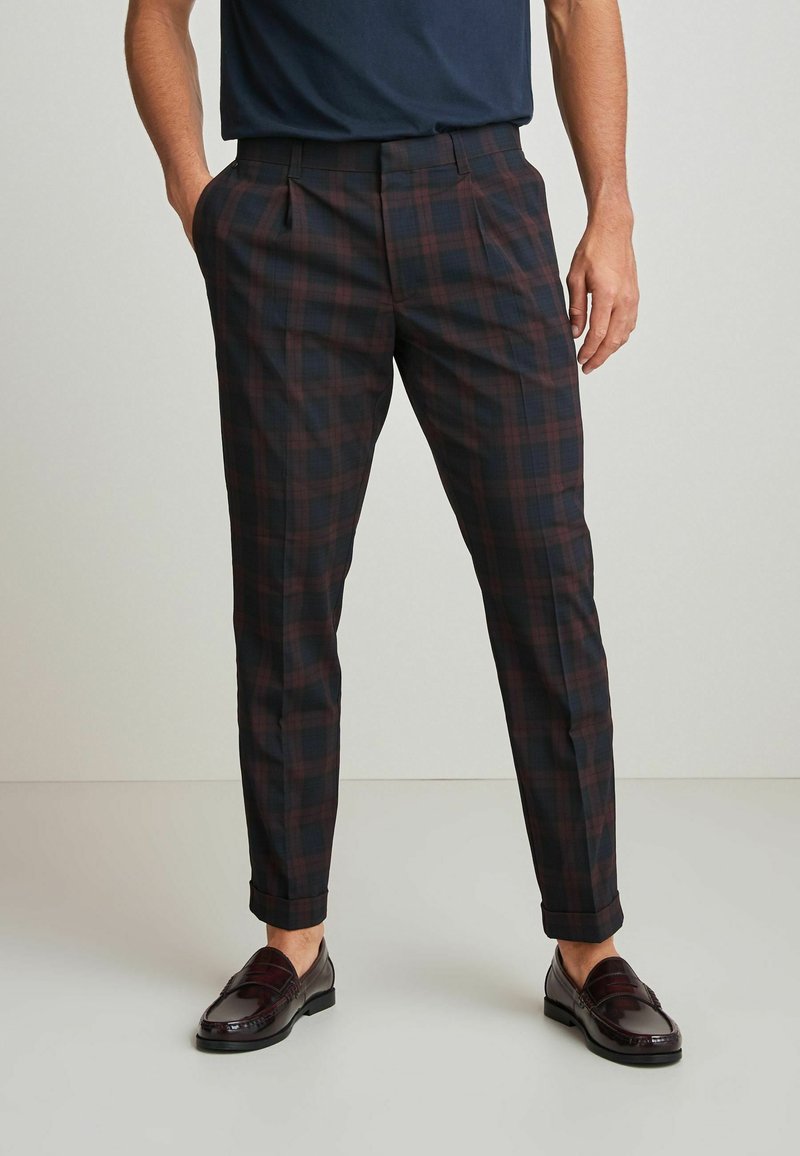 Next TRIMMED CHECK CHINO TROUSERS SLIM FIT - Chino - navy blue burgundy ...