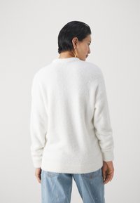 Fiorucci FLUFFY MILANO ANGELS JUMPER - Striktrøje - white/hvid - Zalando.dk
