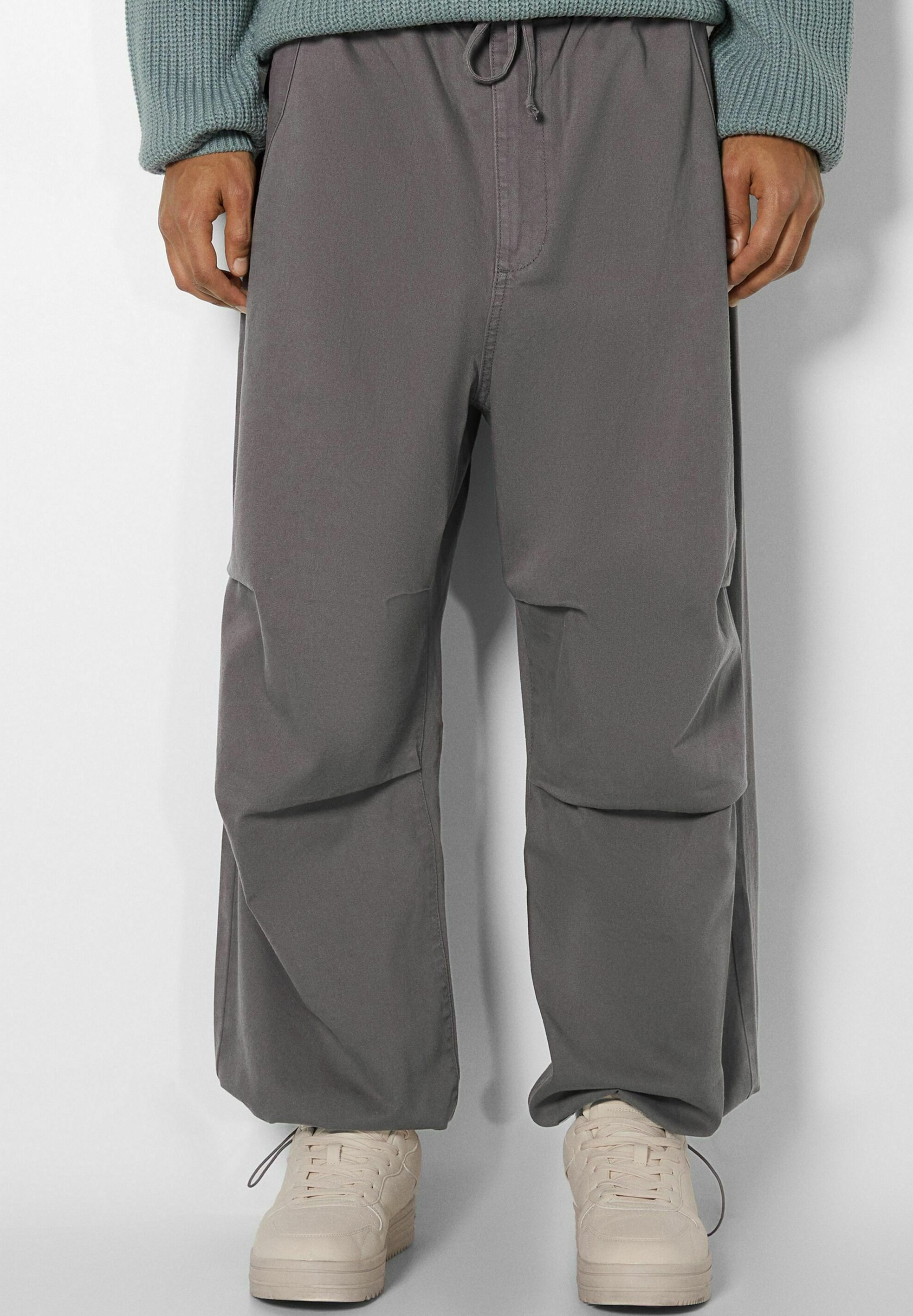 Würdig Bewirbt Sich Meeresfrüchte Graue Parachute Pants Nächster