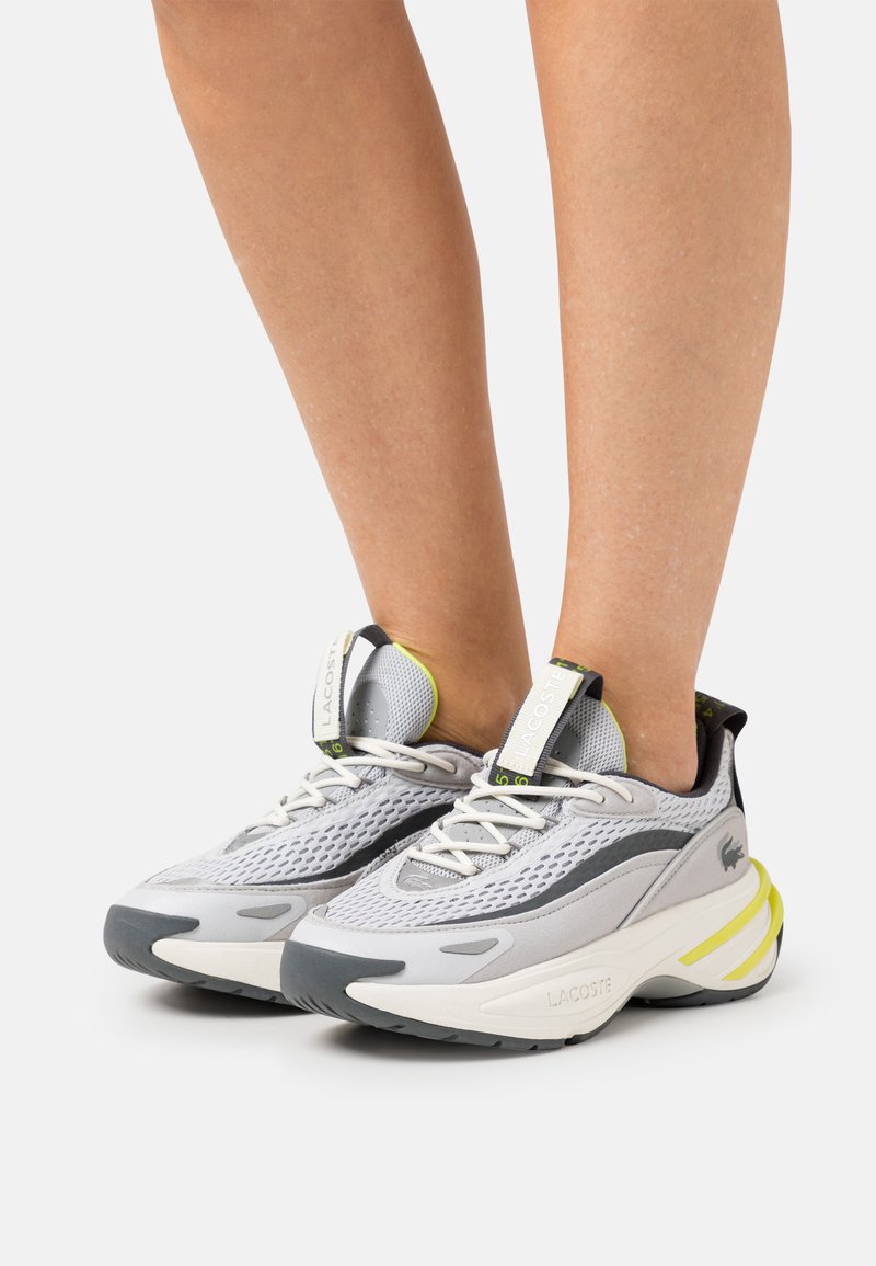 Lacoste ODYSSA - Joggesko - light grey/off white/lysgrå - Zalando.no