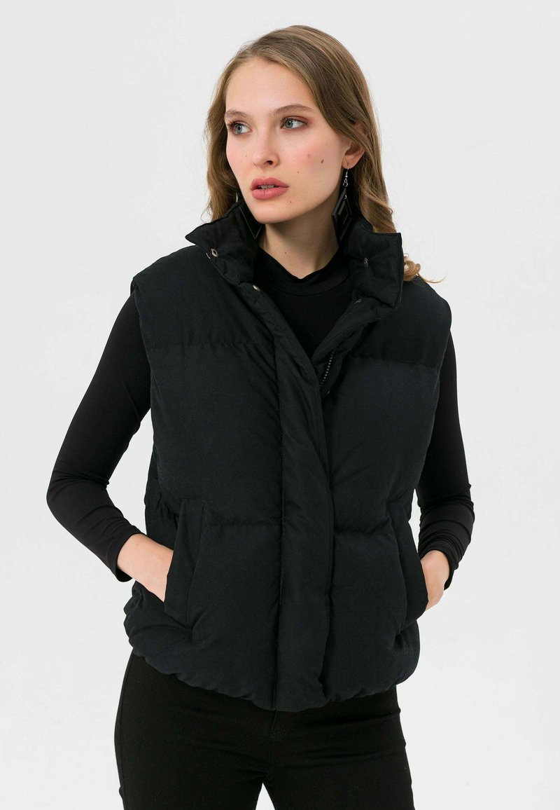 Daniel Hills REGULAR FIT - Weste - black/schwarz - Zalando.de