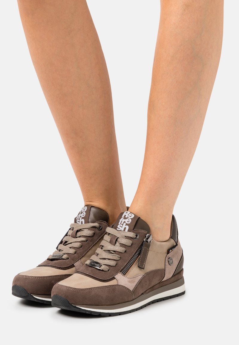 Refresh Trainers - taupe - Zalando.de