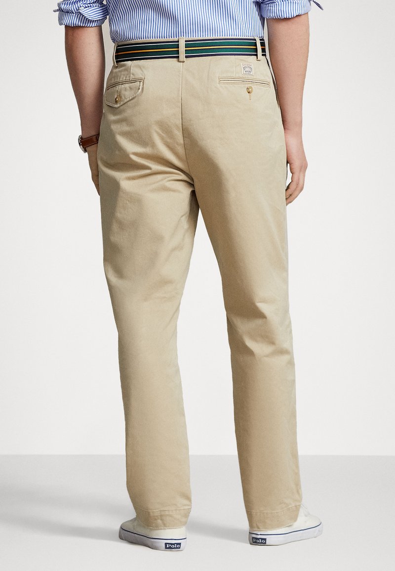 Polo Ralph Lauren WHIT MAN PLEATED - Chinos - beige - Zalando.ie