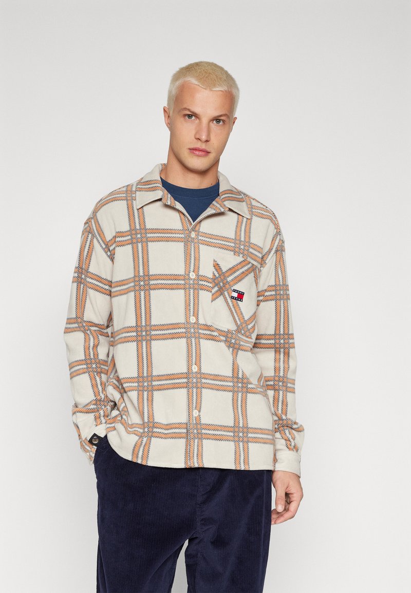 Tommy Jeans POLAR OVERSHIRT - Camisa - alchemy check/camel - Zalando.es