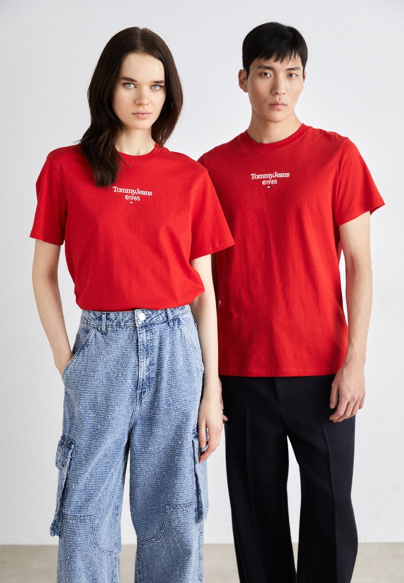 Tommy Jeans ENTRY TEE UNISEX - T-shirt basic - deep crimson/rosso ...