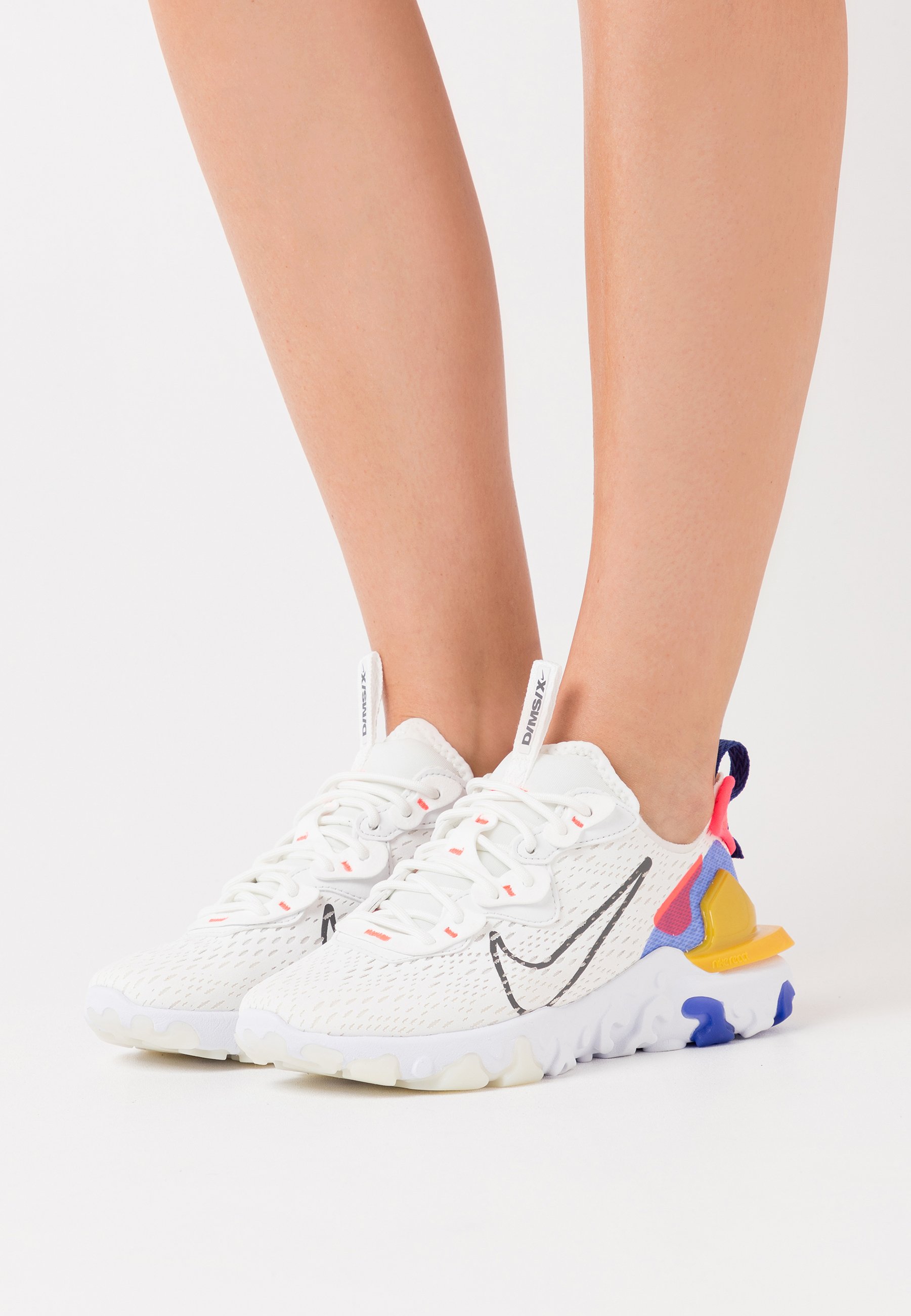 Nike Sportswear REACT VISION Trainers Summit White/ironstone/siren Red/white | atelier-yuwa.ciao.jp