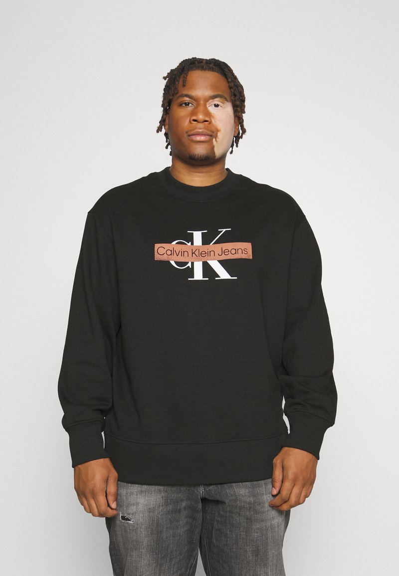Calvin Klein Jeans Plus Monologo Stencil Crew Neck Sweatshirt Black