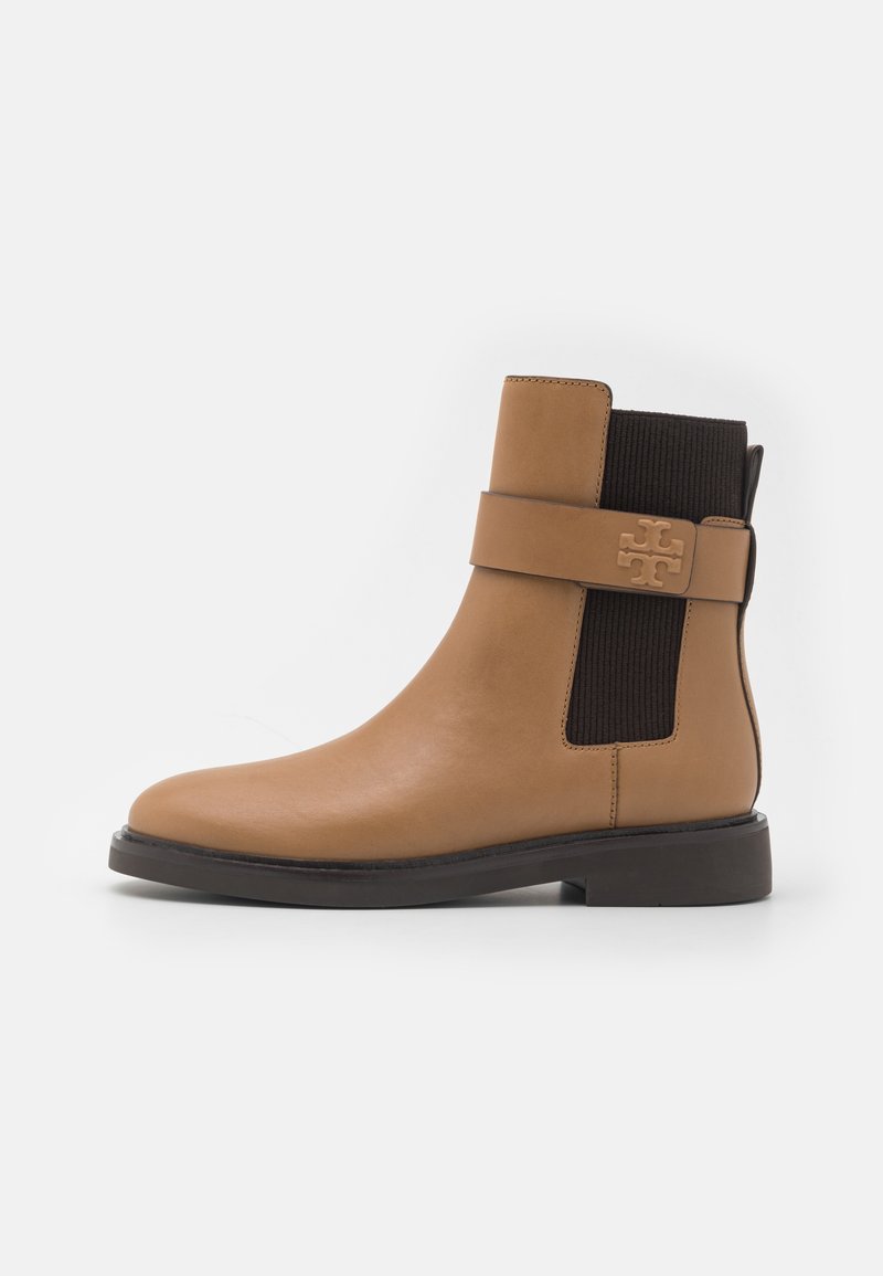 Tory Burch DOUBLE T CHELSEA BOOT - Stiefelette - almond flour/coco ...