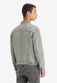 Levi's® THE TRUCKER JACKET UNISEX - Jeansjacke - goosebumps/grey denim ...