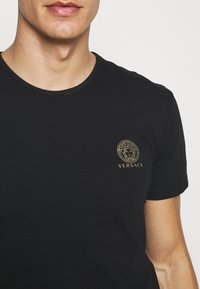 Versace INTIMO UOMO 2 PACK - Unterhemd/-shirt - bianco/nero/weiß ...