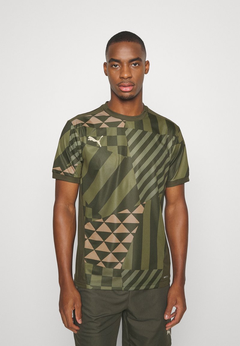 Puma INDIVIDUAL GRAPHIC - Sportfelső - forest night/burnt olive/deep ...