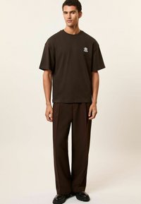 Reiss RAINER - Basic T-shirt - brown - Zalando