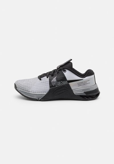 Nike Performance METCON 9 UNISEX - Trainingsschuh - black/white ...
