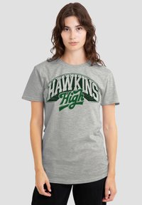 NETFLIX STRANGER THINGS HAWKINS HIGH LOGO - Print T-shirt - mottled ...