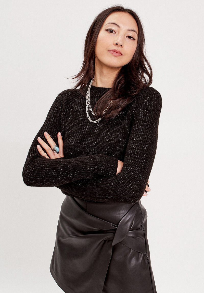 Cache Cache MIT RUNDHALSAUSSCHNITT - Jersey de punto - noir/negro ...