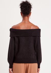 Cache Cache MIT BARDOT-AUSSCHNITT - Jersey de punto - noir/negro ...