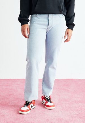 Only & Sons ONSWEFT ONE BOX - Jeans Straight Leg - medium blue denim ...