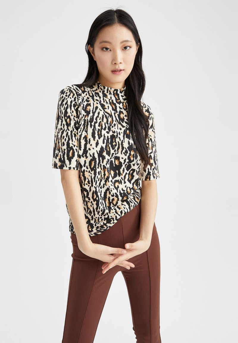 Defacto T Shirt Print Beige Hellbraun Zalando De