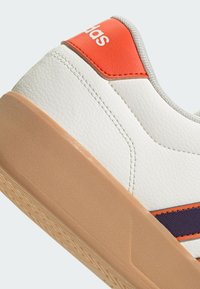 adidas Sportswear BREAKNET 3.0 - Baskets basses - core white aurora ...