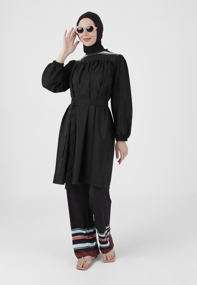 Modanisa PRINTED STRIPE FULL COVERAGE BURKINI MAYO - Badeanzug - black ...