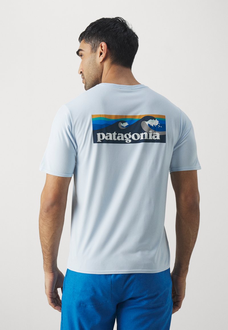 Patagonia CAP COOL DAILY GRAPHIC SHIRT - WATERS - Print T-shirt ...