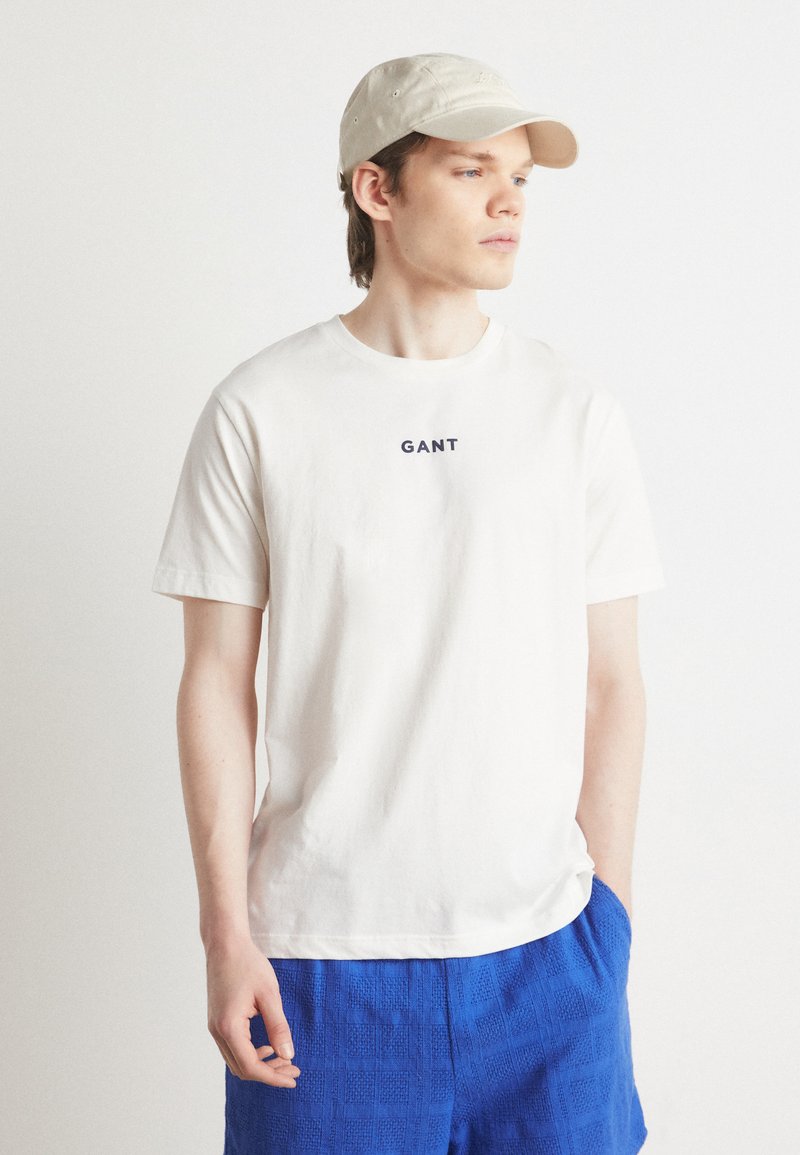 GANT CONTRAST SMALL LOGO - Basic T-shirt - eggshell/off-white - Zalando ...