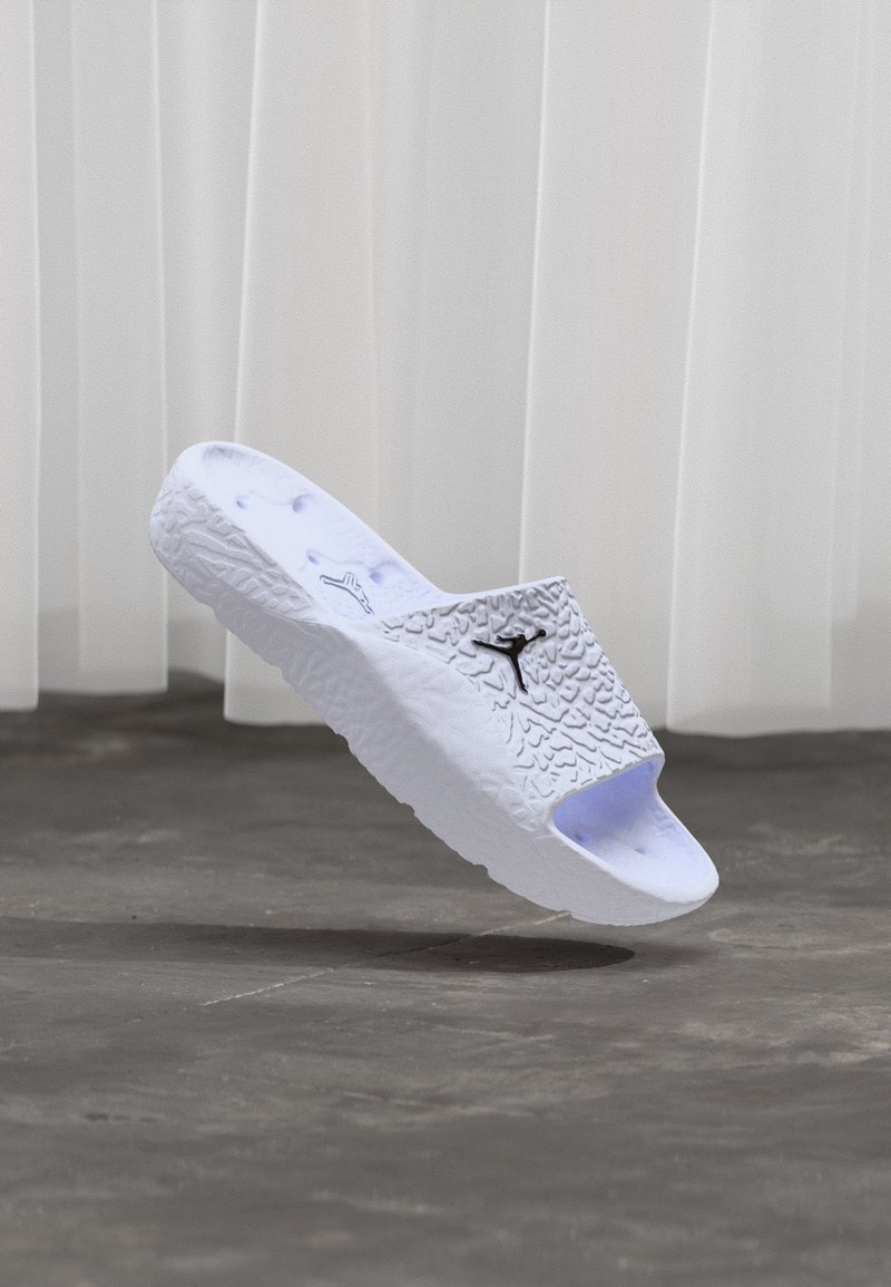 Jordan FRANCHISE SLIDE - Mules - white/black/white - Zalando.co.uk