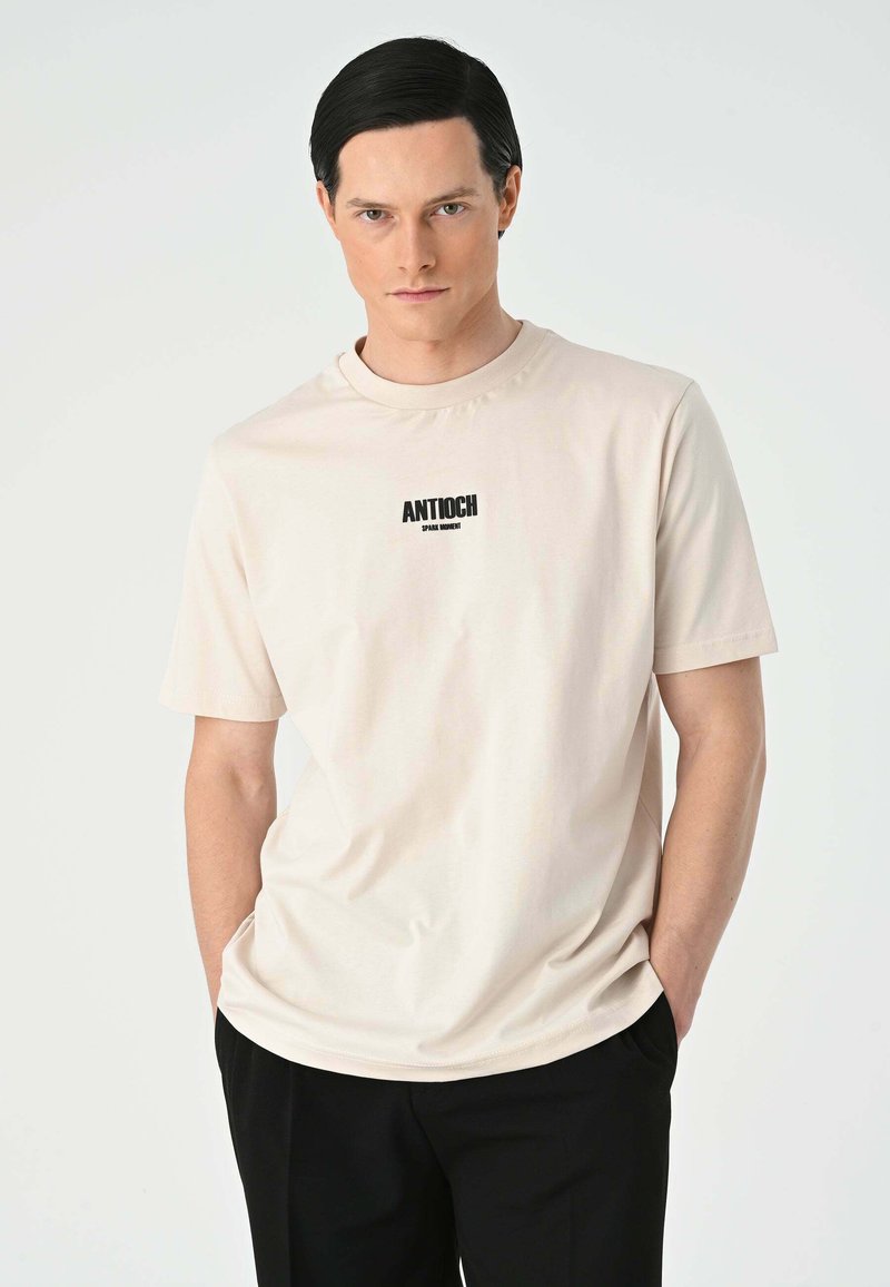 Antioch CREW NECK - Basic T-shirt - beige - Zalando.de