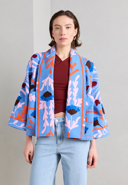 Touché Privé EMBROIDERED KIMONO - Kevyt takki - off white ...