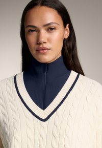 OYSHO V-NECK WITH MINI CABLES - Jumper - stone - Zalando