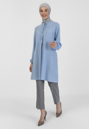 Modanisa BRIT BUTTON DETAILED - Túnica - evergreen/verde abeto - Zalando.es