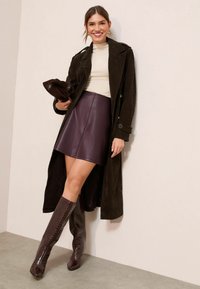 Friends Like These REGULAR FIT - A-Linien-Rock - berry red/rot - Zalando.ch