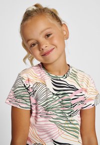 Hummel HMLALICE S/S - Jerseyjurk - laurel wreath/olijfgroen - Zalando.nl