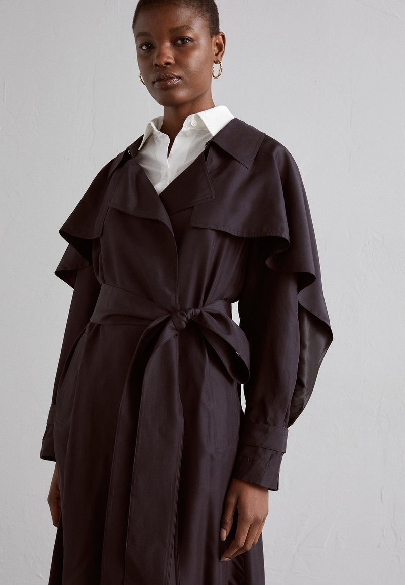 Victoria Beckham PLEATED BACK FLUID - Trenčkot/čierna - Zalando.sk